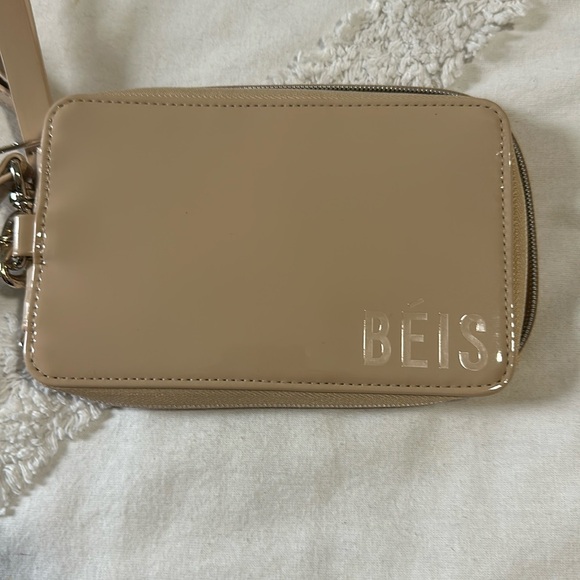 BEIS | Accessories | Beis Passport Purse New | Poshmark